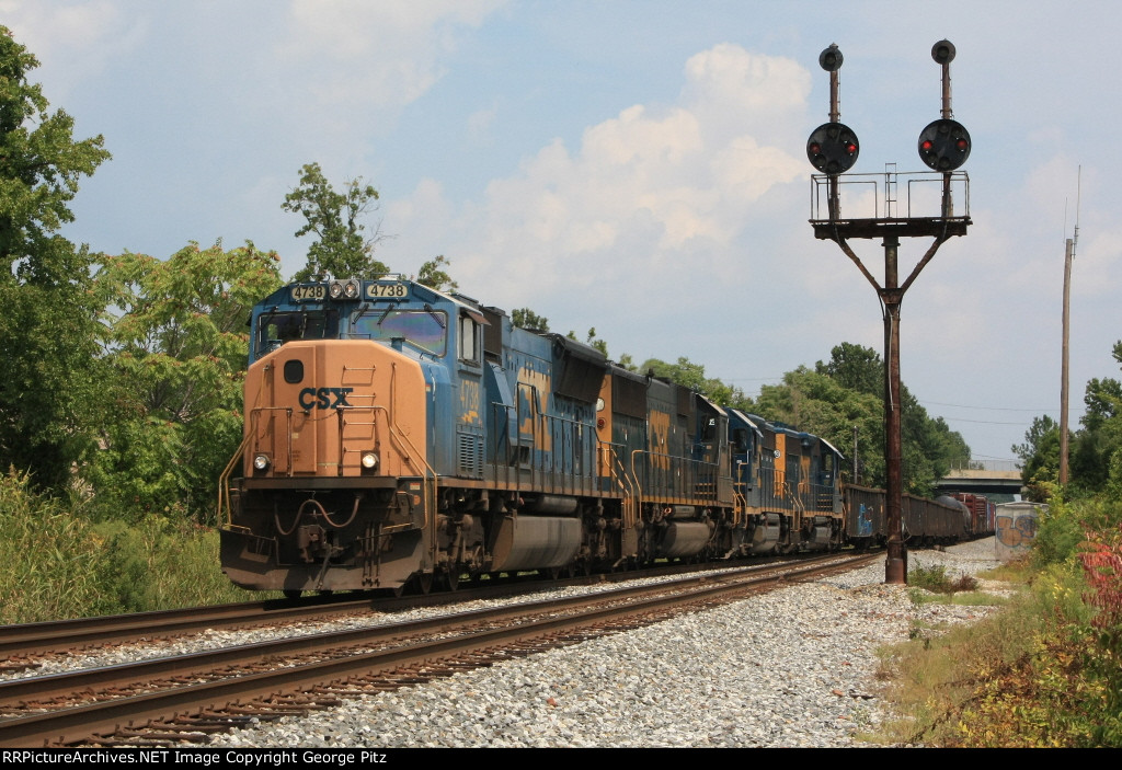 CSX 4738 westbound at Rossville interlocking